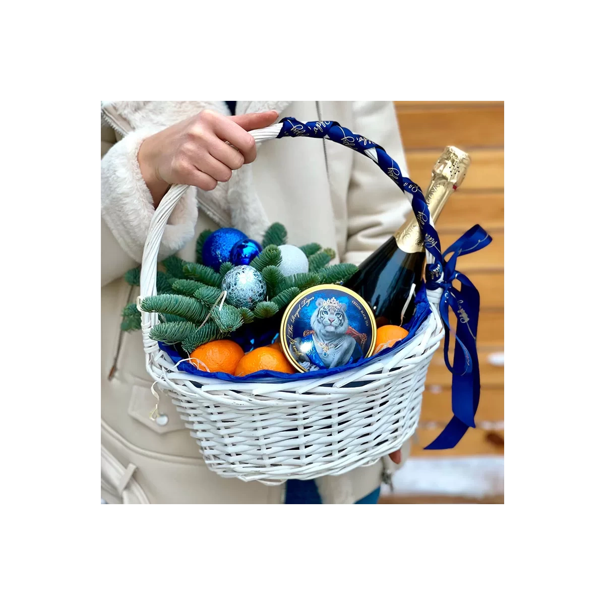 Coș cu cadouri "Tigroaică"